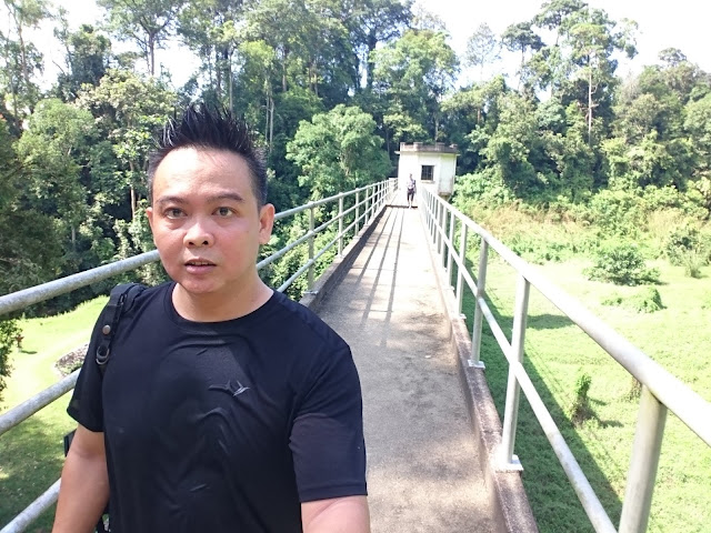 Mendaki Bukit Tokun dari empangan lama. | Dunia ku Imaginasi mu