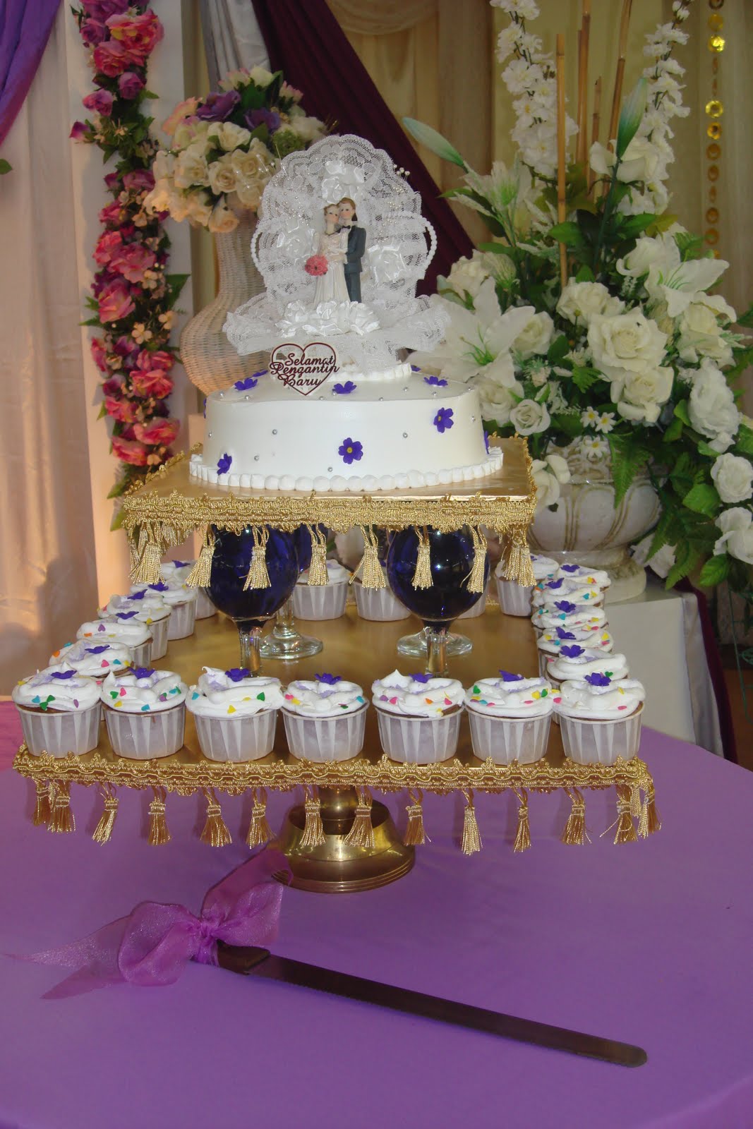 LILY'S FASHION & BRIDAL GALLERY: LAGI PERKAHWINAN TEMA UNGU