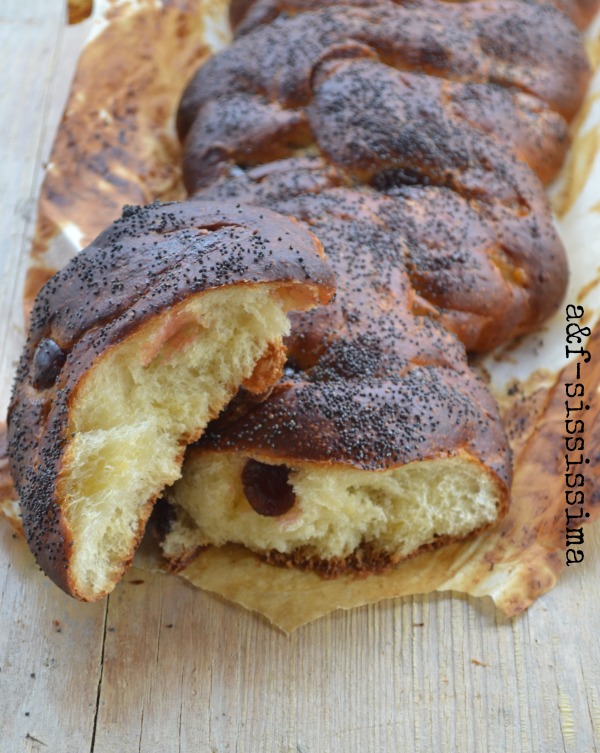 acqua e farina-sississima: Pane dolce alla crema all'acqua e amarene