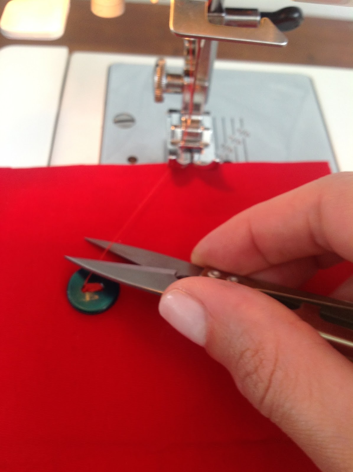 El blog de ÚNICOSÉ: Cómo coser botones a máquina