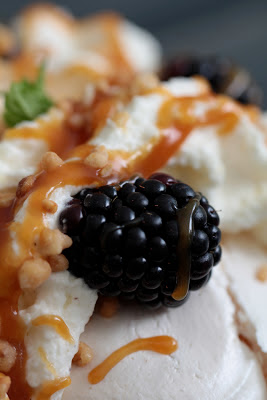 Meringue gourmande chantilly, caramel coulant (facile et rapide ) et ...