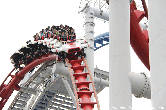 Family Travelogue: Battlestar Galactica Roller Coasters at Universal ...