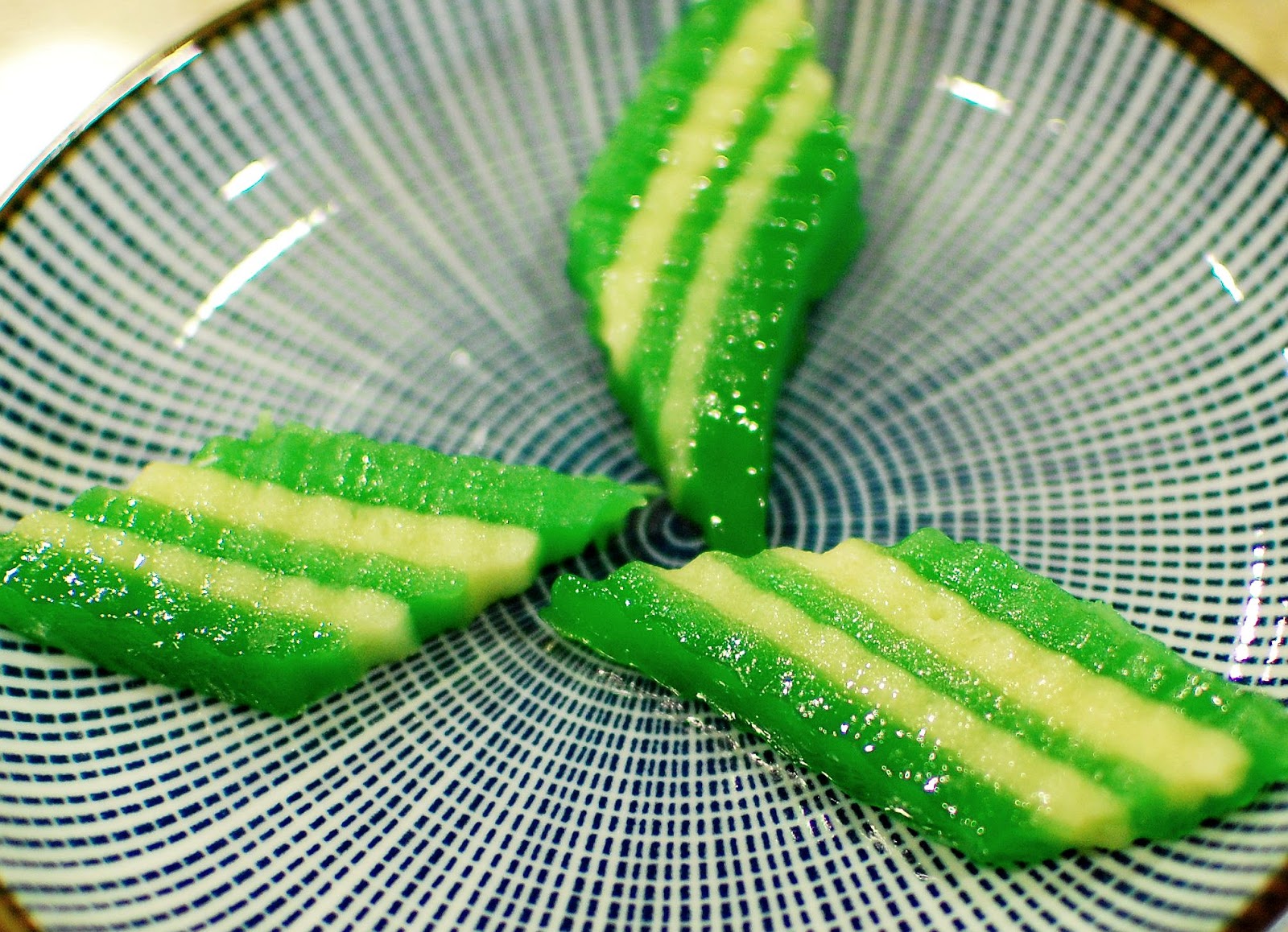 ẨM THỰC VIỆT: Bánh Da Lợn – Vietnamese Steamed Pandan Layered Cake