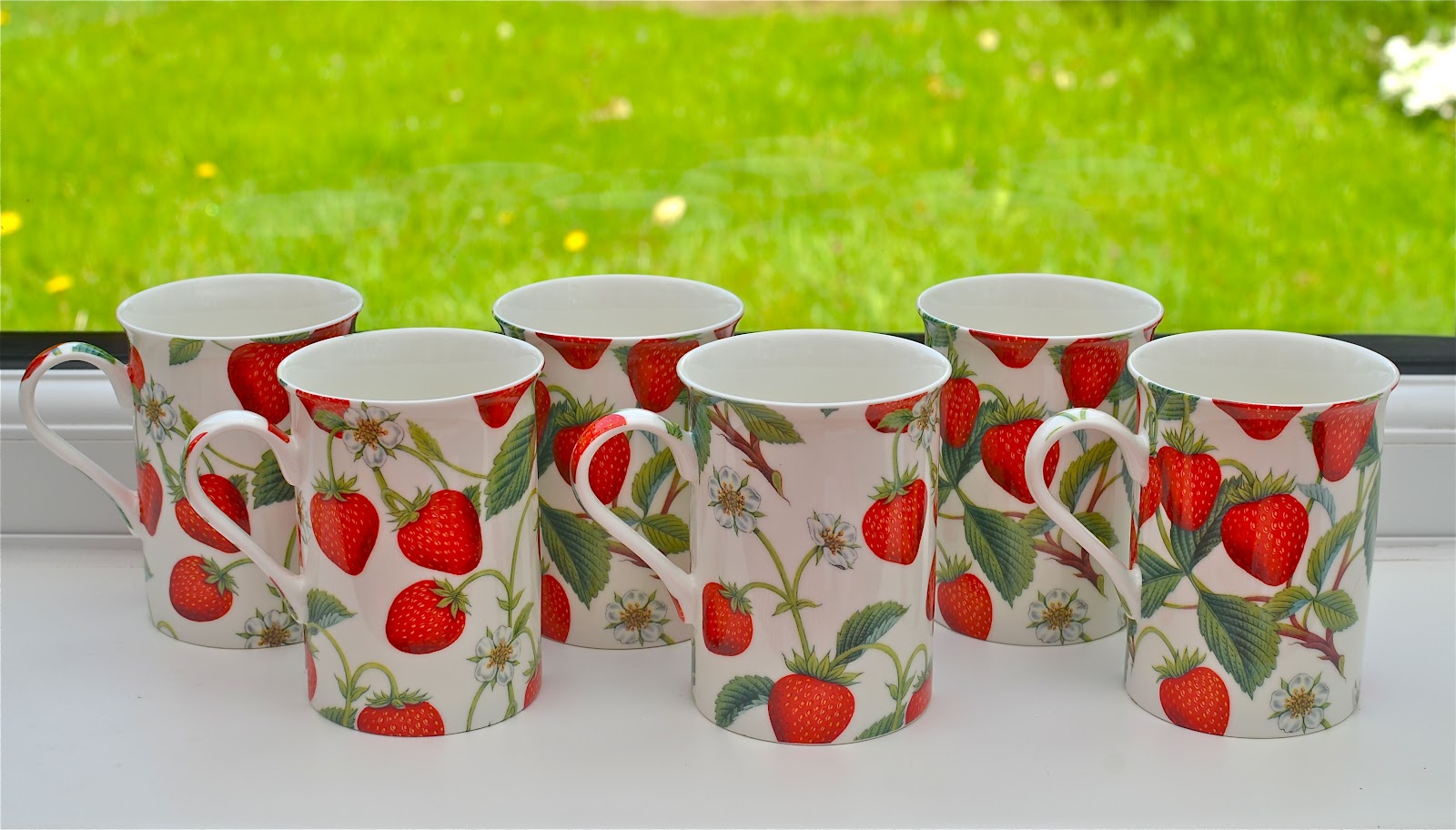 Kitch 'n' Chic: 6 x Mugs by Heron Cross Pottery