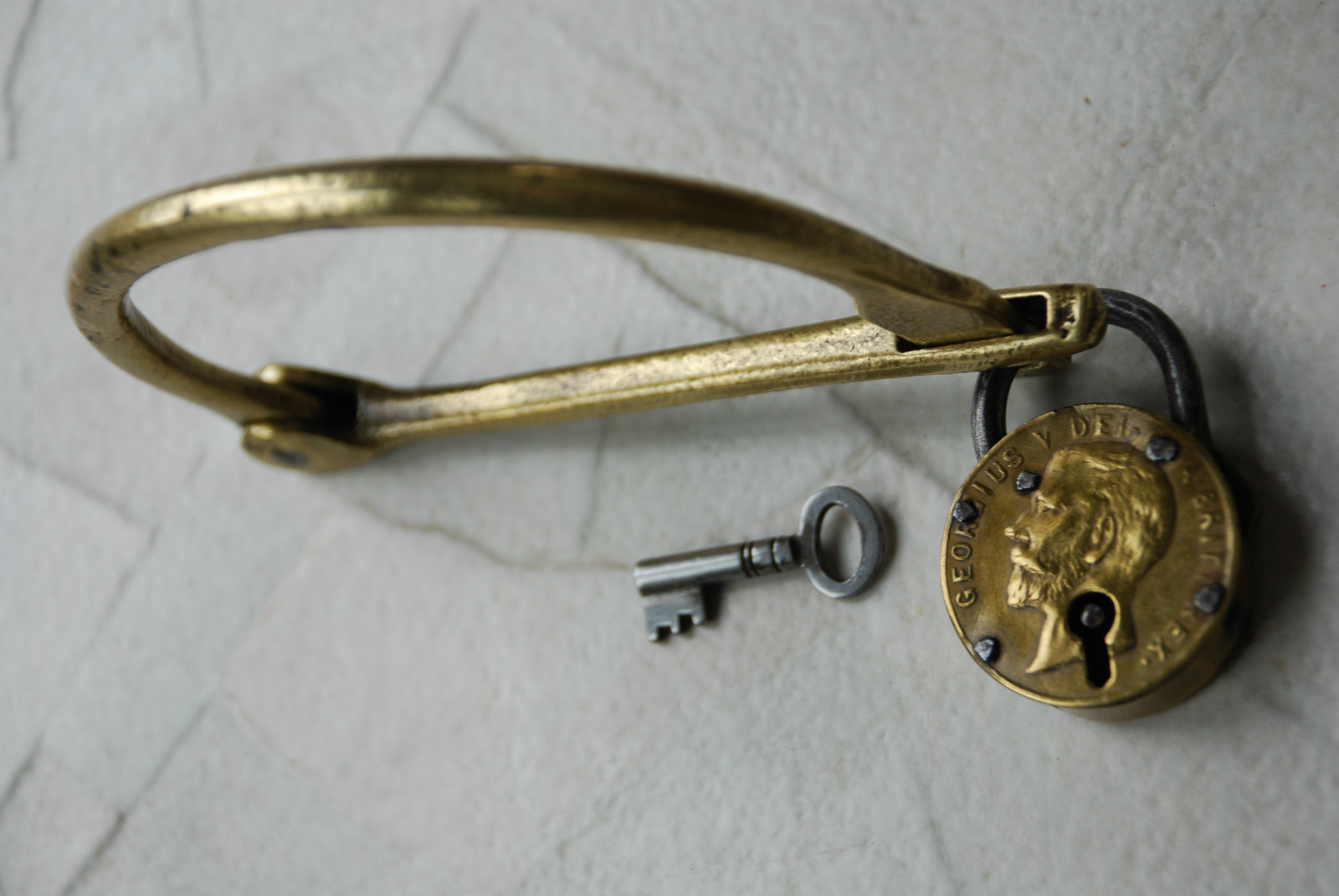 RestraintsBlog: GEORGE V Padlock Lock & WW1 Brass D Ring