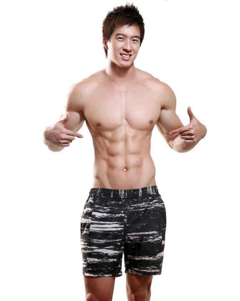 Man Central: Jason Chee: Shirtless