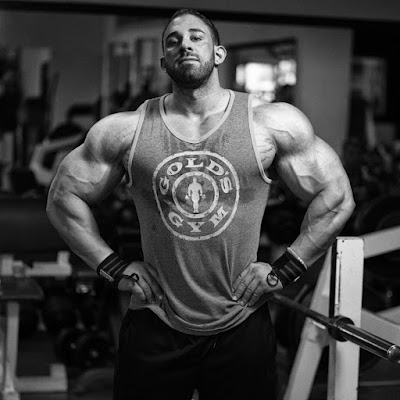 Muscle Lover: German bodybuilder Kevin Wolter