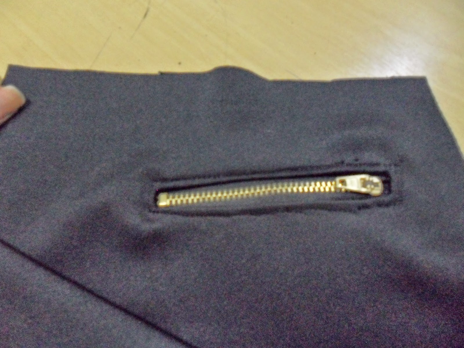 Corte e Costura: Passo a Passo: como pregar um zíper aparente