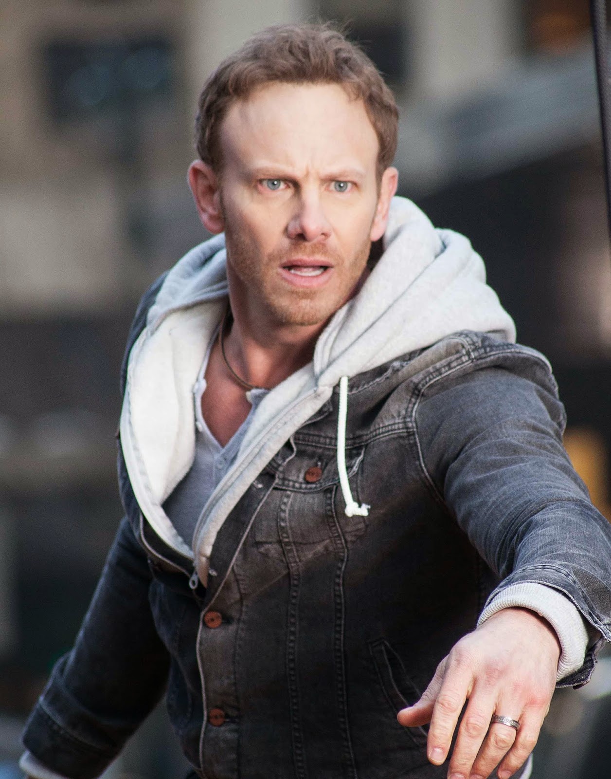 IAN ZIERING SHOOTS 'SHARKNADO2' IN NEW YORK