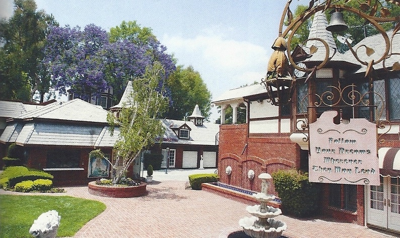 Espaço Michael Jackson: Curiosidades sobre a casa na Avenida ...