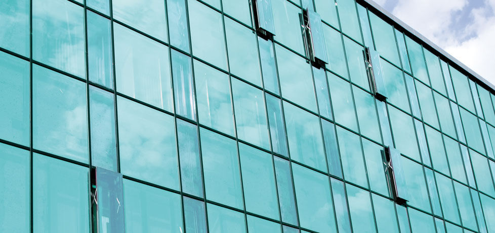 10 Jenis Kaca dalam Bangunan dan Aplikasinya - Arsitur Studio