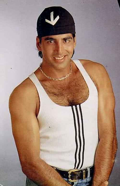 Shirtless Bollywood Men: Akshay Kumar