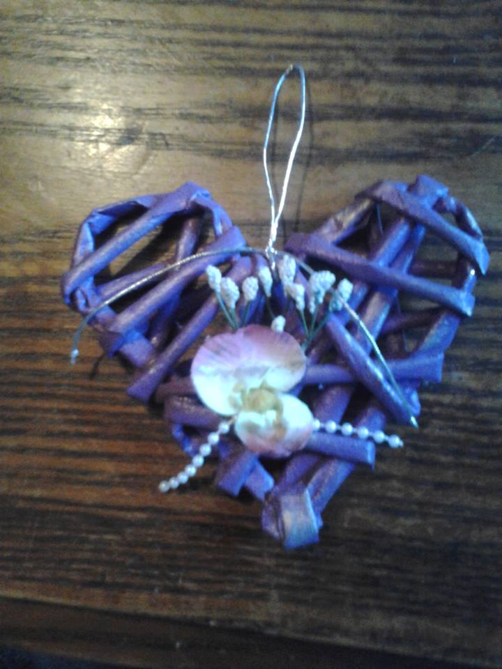 Mi Rincòn Creativo: Corazones Decorativos en Falso Mimbre