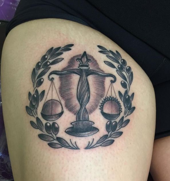 50+ Unique Thigh Tattoos for Women (2019) - Upper, Front & Side ...