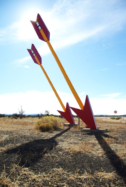 Inspired Whims: Cupid Struck! Arrows, Arrows Everywhere (in Decor)