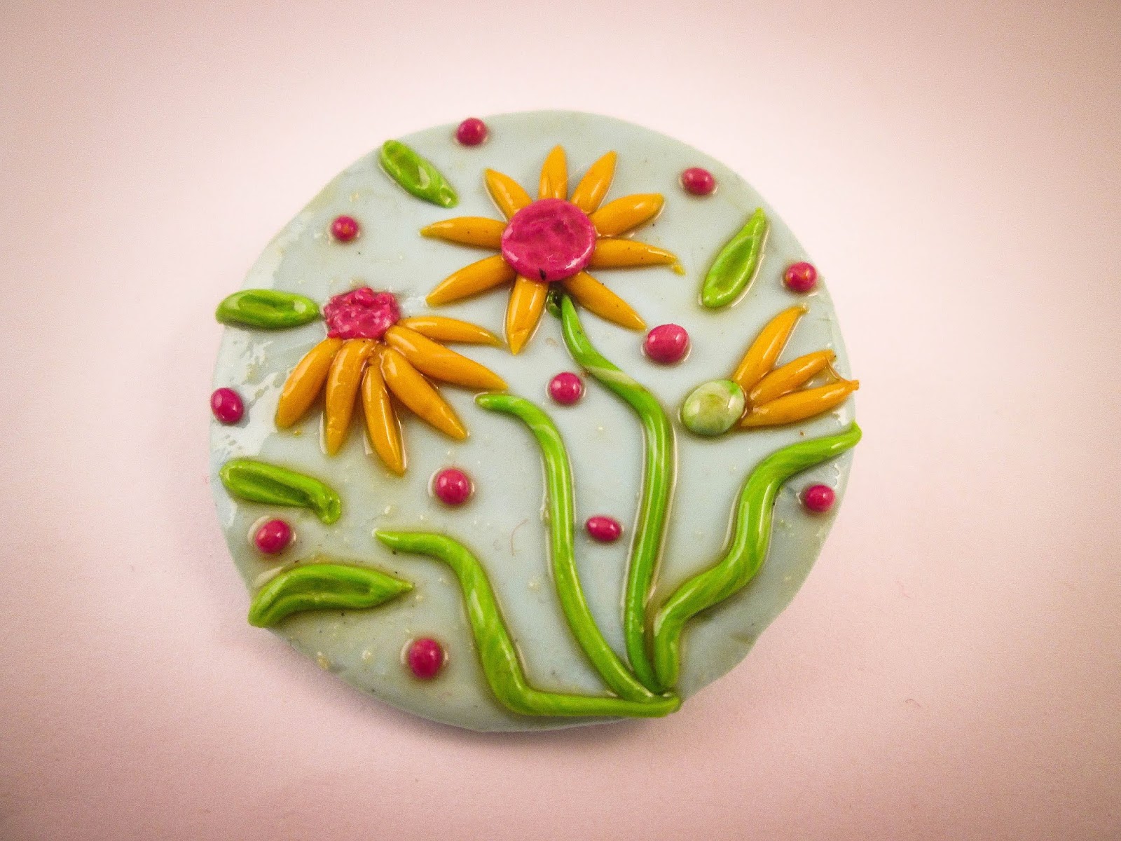 Indrani Handmade: Brose realizate manual cu multe flori