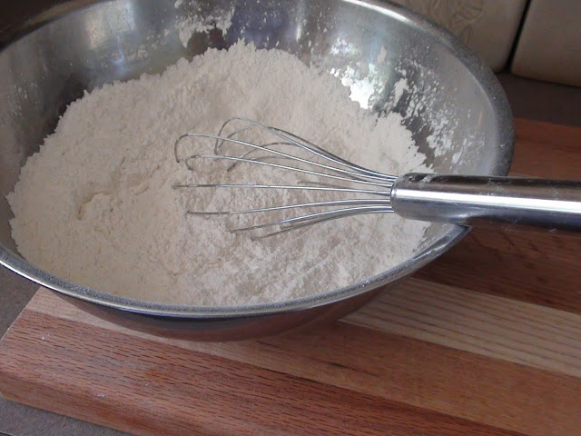zsuzsa is in the kitchen: HOMEMADE CAKE FLOUR