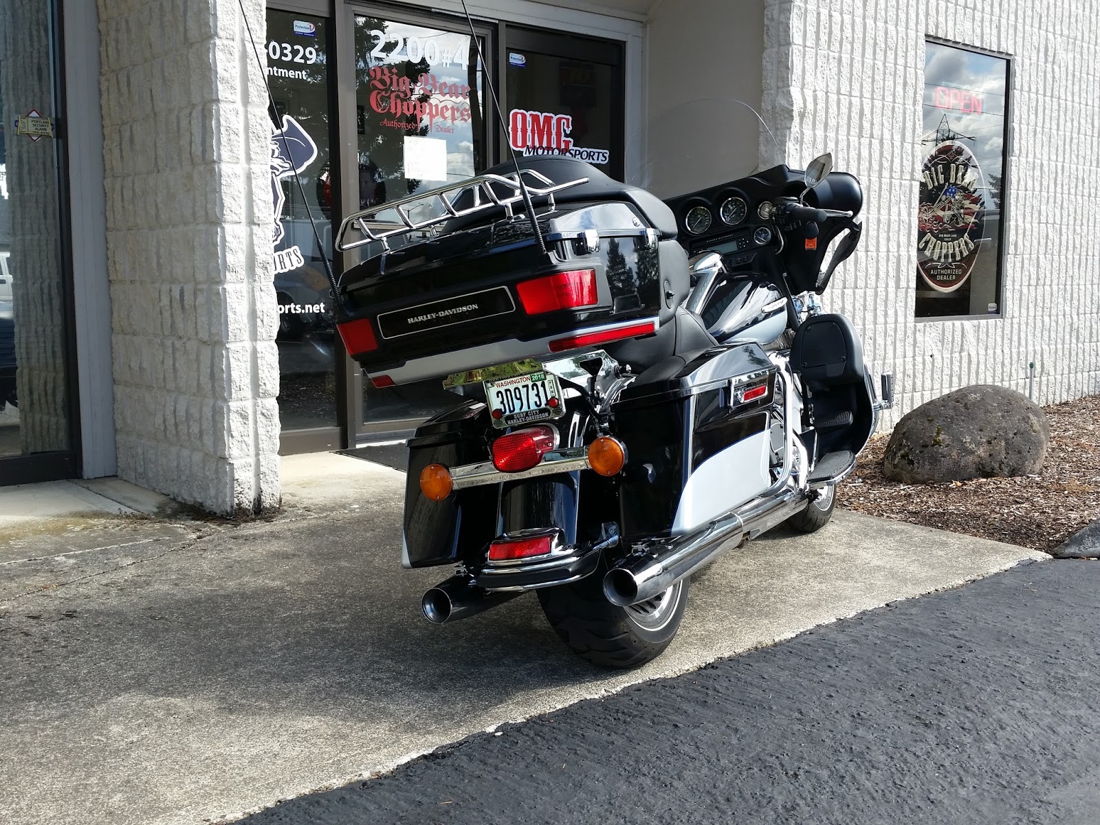 OMG Motorsports: 2012 Harley FLHTK Ultra Limited Electra Glide 8k mi *NICE RIDE*