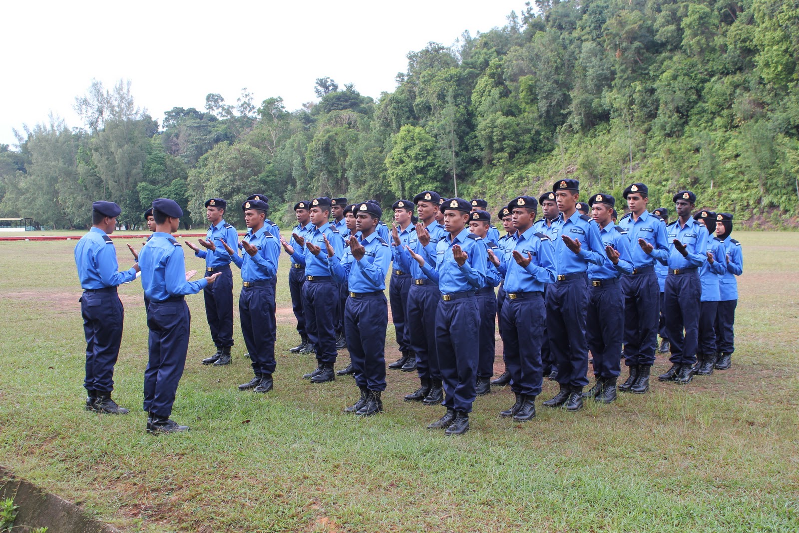 ALAM's ROTU-Navy Official Blog: LATIHAN PENEMBAKAN SENJATA KECIL