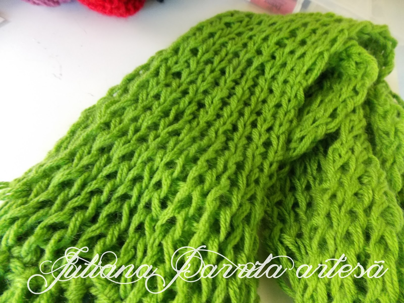 Juliana Parrila Artesã: Cachecol em trico- cachecol que desmancha (magico)