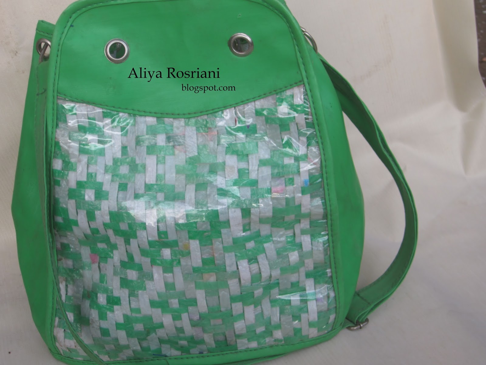 Powerful Creative Moms: Tas daur ulang plastik cantik