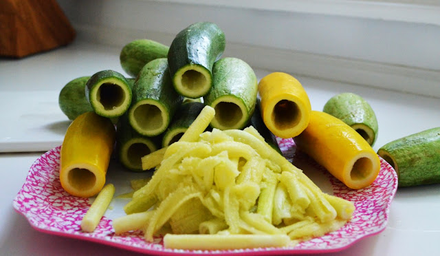 Technique: How to core coosa, or summer squash | LEBANESE RECIPES