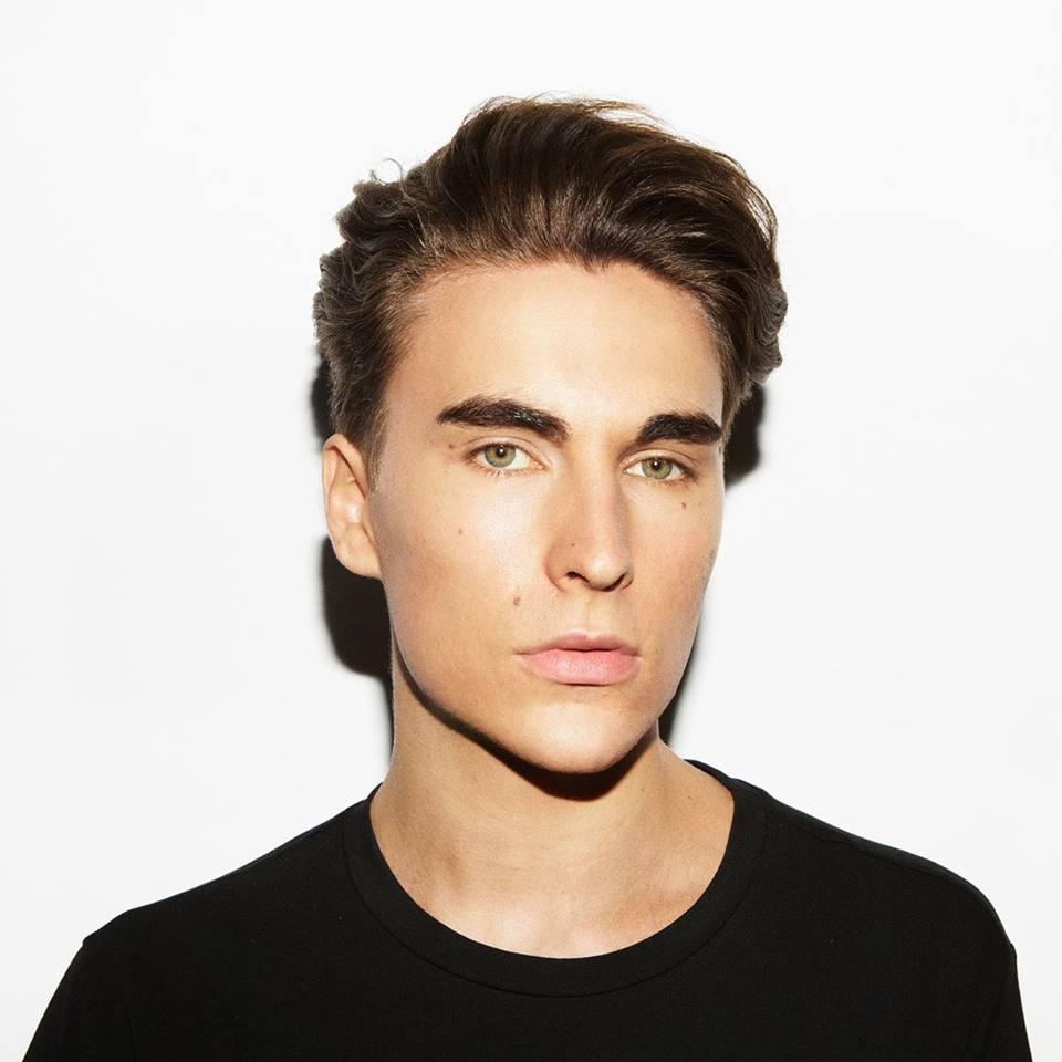 TodoMúsica&Más: EL "WUNDERKID" CORUÑÉS CARLOS ARES ESTRENA E.P.