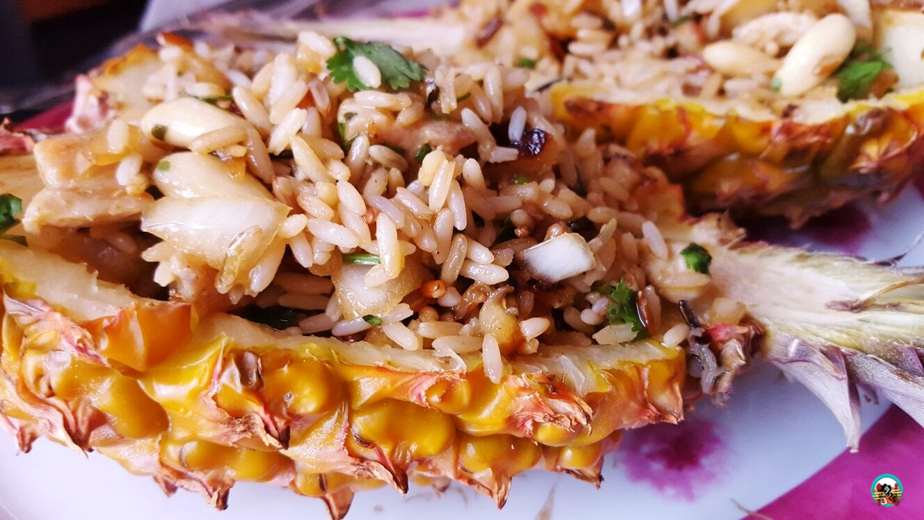 Piña rellena de pollo - ¡Huele Bien!