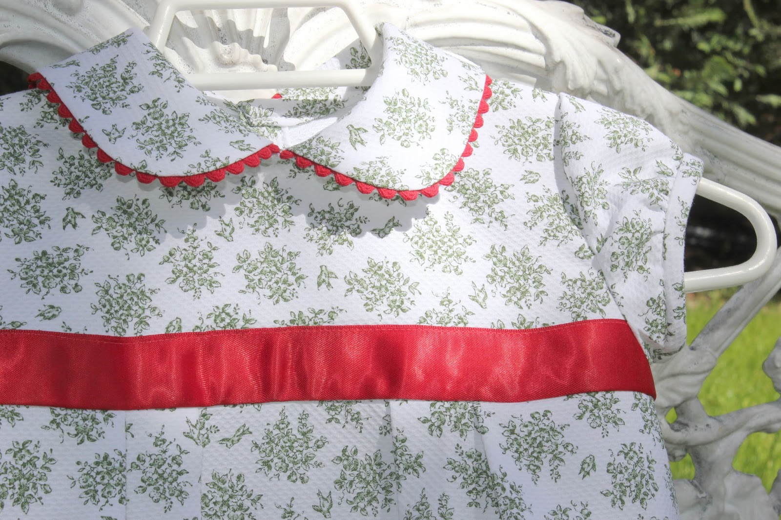 DIY Ropa de bebé: Vestido de flores y mangas de globo (patrón incluido ...