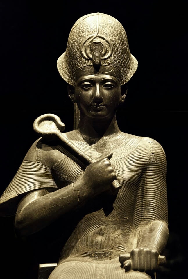 Viva a História: Nessa belíssima estátua do faraó Ramsés II, exposta no ...