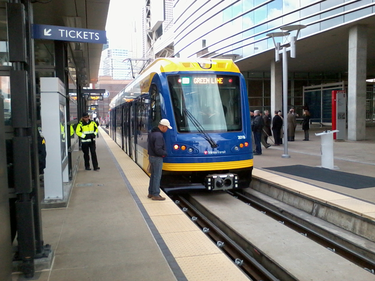 Twin Cities Transit: Siemens S70 LRV #201