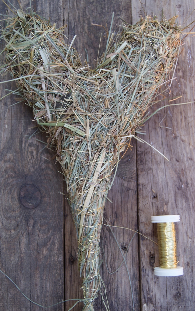 Filz und Garten - Gartenblog: Basteln für Muttertag: DIY - Ein Herz aus Heu