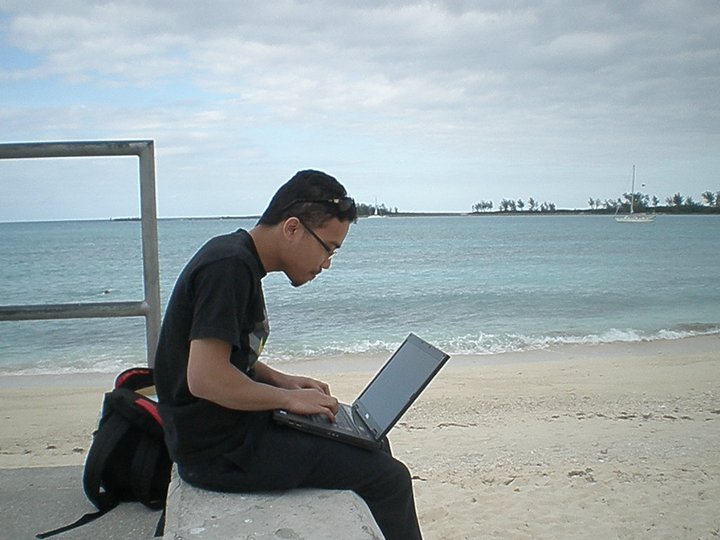 Saya Sedang Menulis ~ iwan ghazali (iwan reaz)