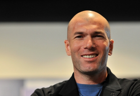 Sports Stars: Zinedine Zidane Profile, Pictures And Wallpapers
