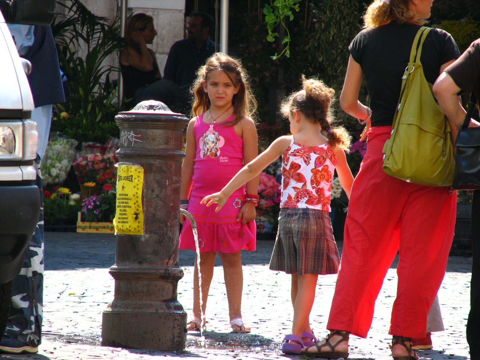 A Born Again Roman: Ragazzi e fontana