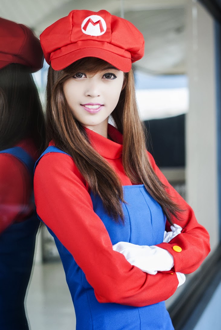 THE PILINGUI'S HOUSE: Super Mario Girl Cosplay