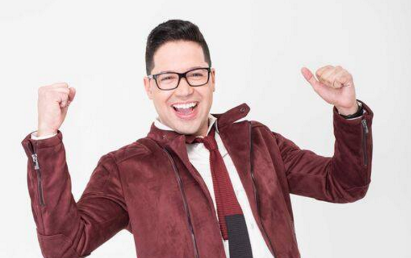 "Sales de oro con Mr. Cash" estrena el 16 de noviembre por Mega TV