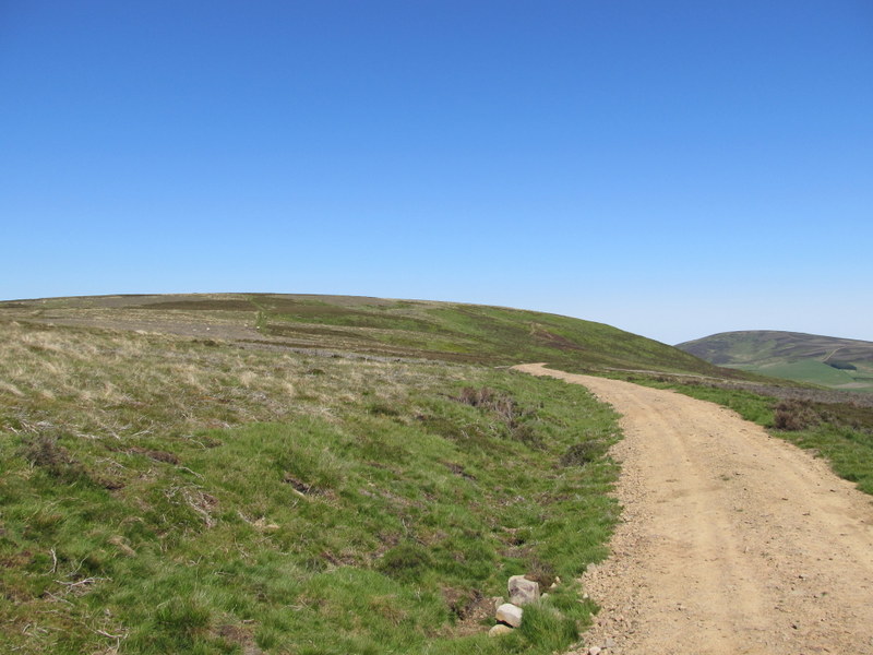 UK Wanderings: Priestlaw Hill