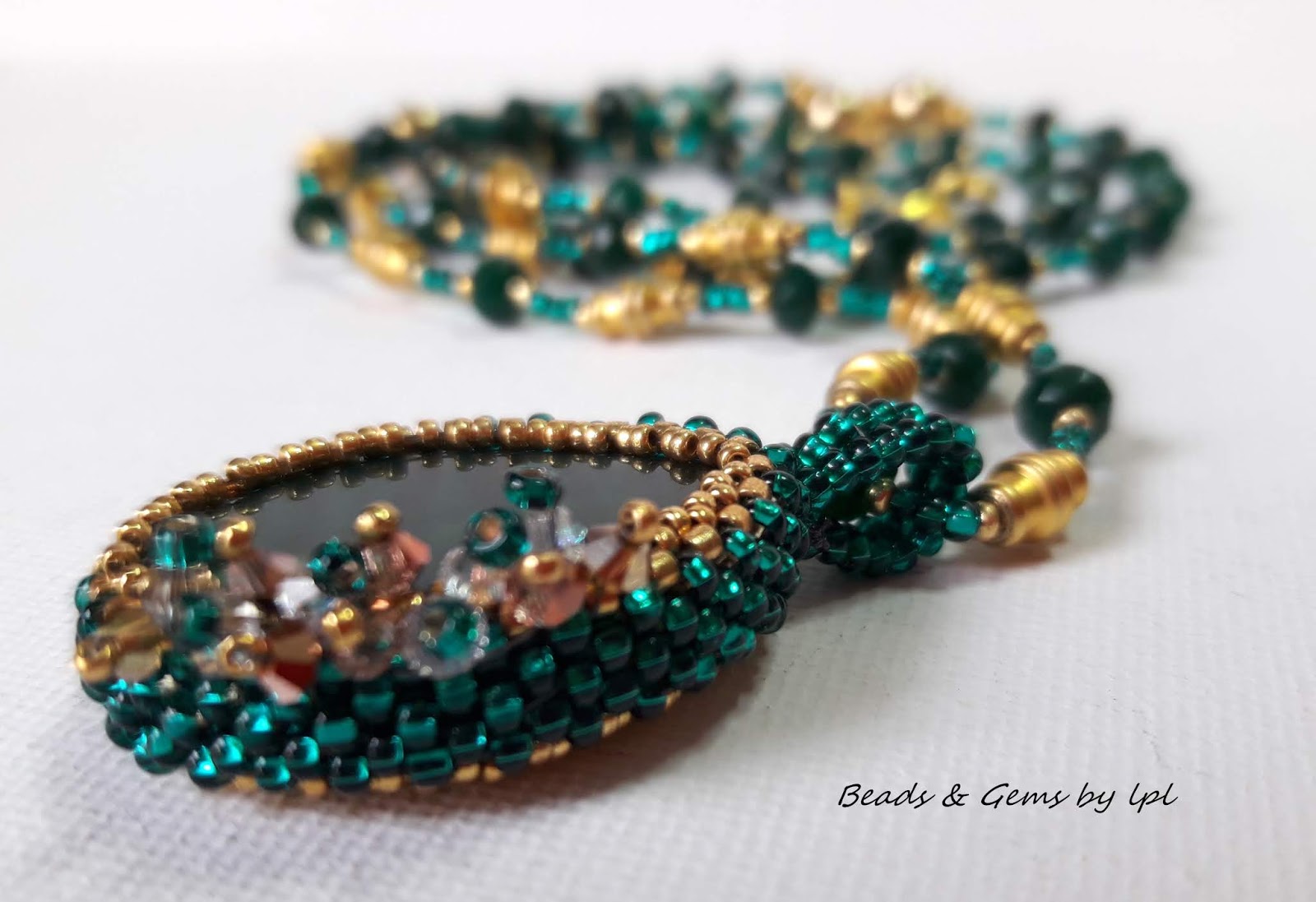 BEADS and GEMS : Χειροποιητο μενταγιον και κολιε απο ημιπολυτιμους ...