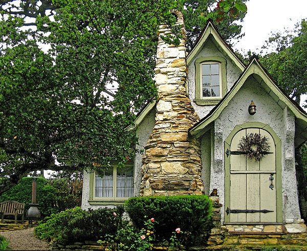 An Old-Fashioned World: old house styles