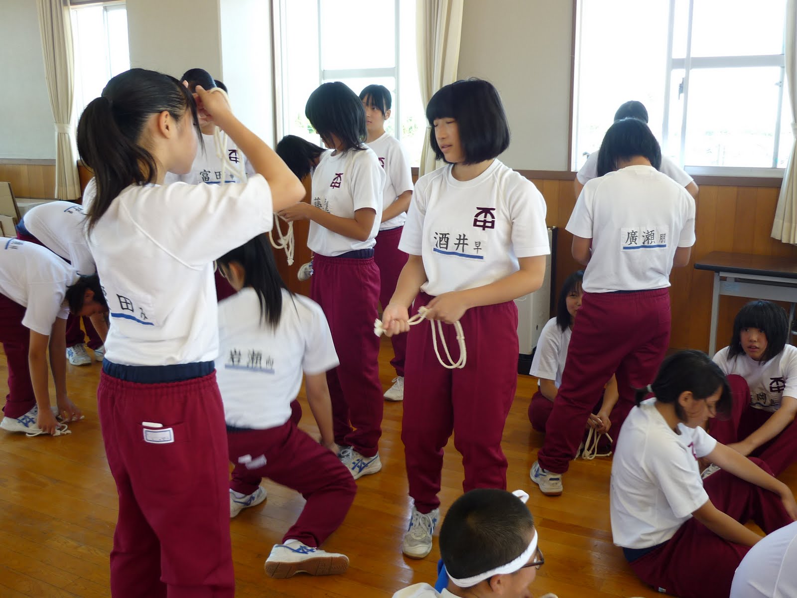 Life in Japan: More Pictures of Students Practicing for Sports Day
