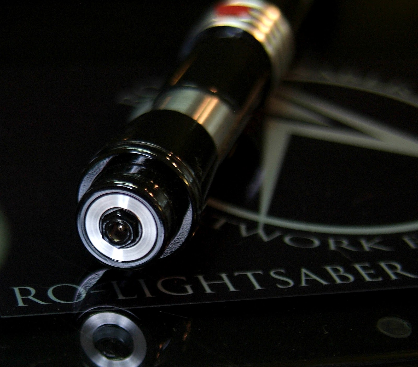 RO-LIGHTSABERS: Starkiller TFU2 Lightsaber