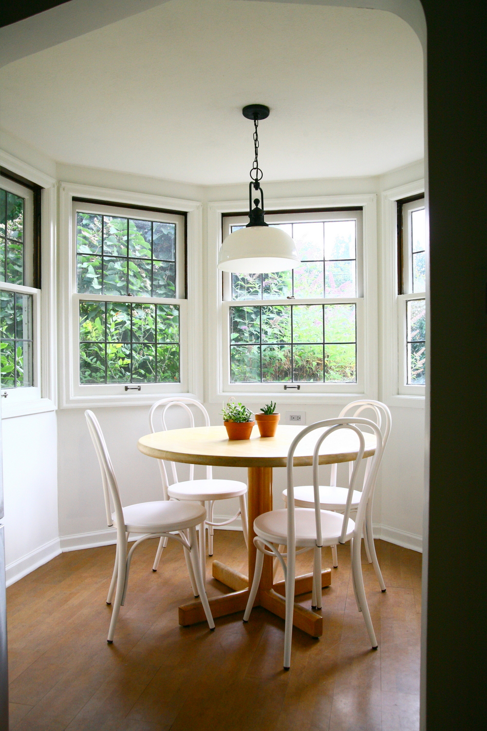 Super budget DIY light fixture update for the breakfast nook! / Create ...