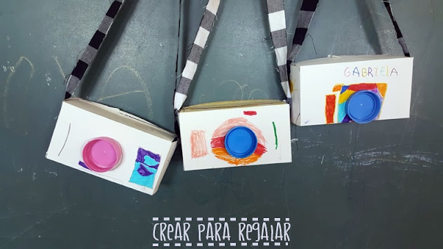 Cámara de fotos reciclando cajas de cartón - Crear Para Regalar