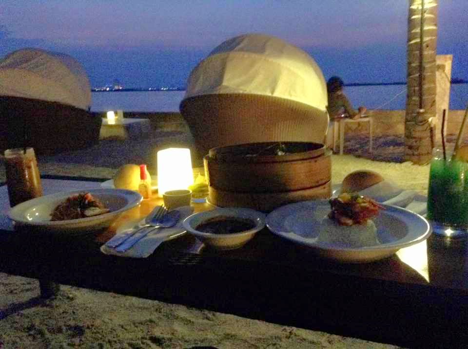 Aloha!: Dinner Segarra Beach Club Ancol