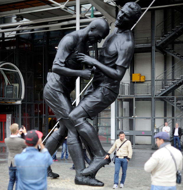 TOC*: Zidane headbutt statue goes on display in Paris