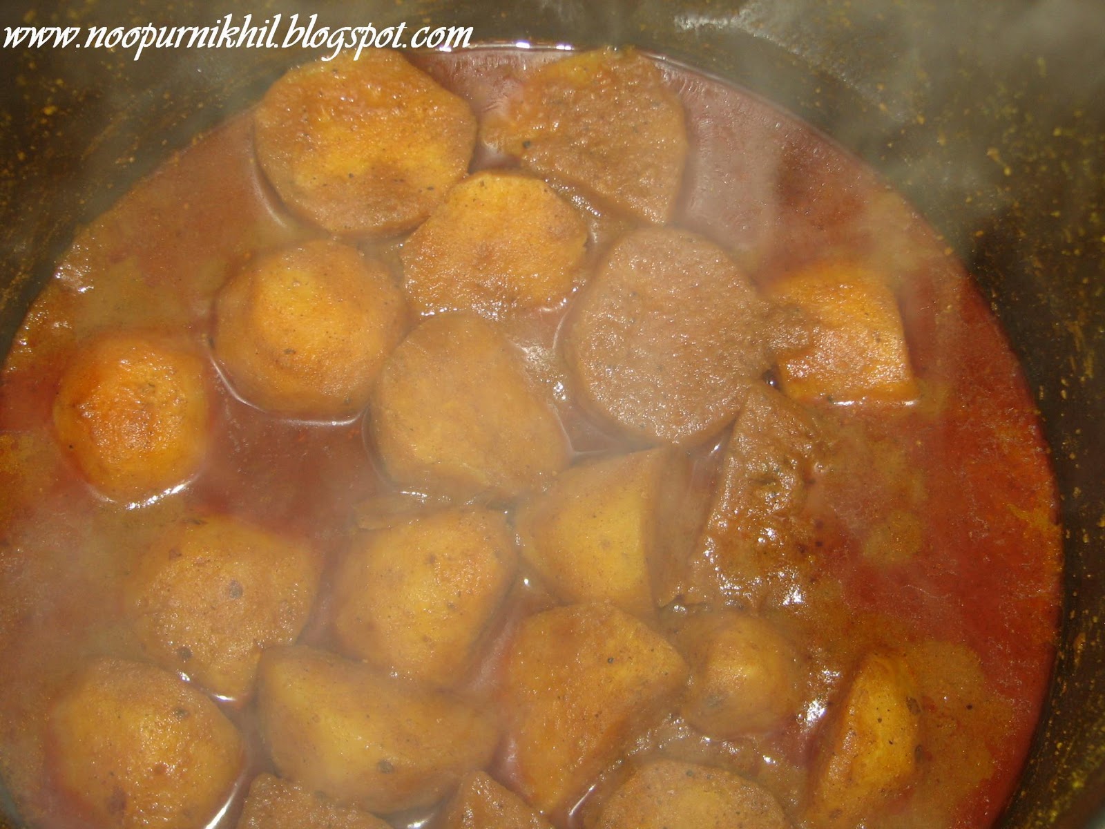 foodsonline: Colocasia Curry (ghuiyan/ arvi curry)
