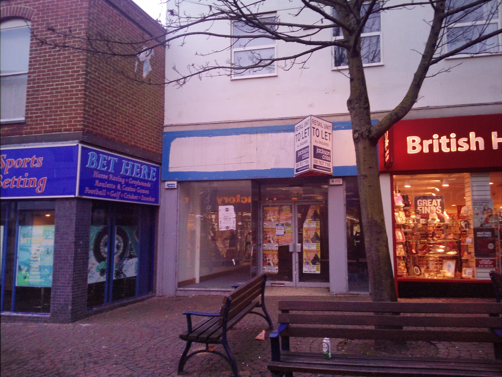 thanetonline: Empty shops right in the middle to Ramsgate High Street.