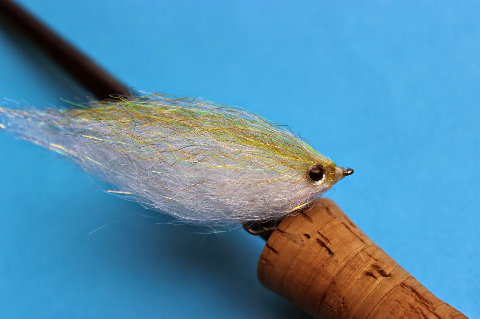 Silver Scales Fly Tying: Flash blend Roach imitation
