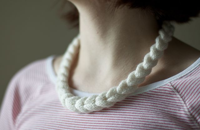 Two Yarn Knitted Necklace Tutorials With Button Closures / The Beading Gem